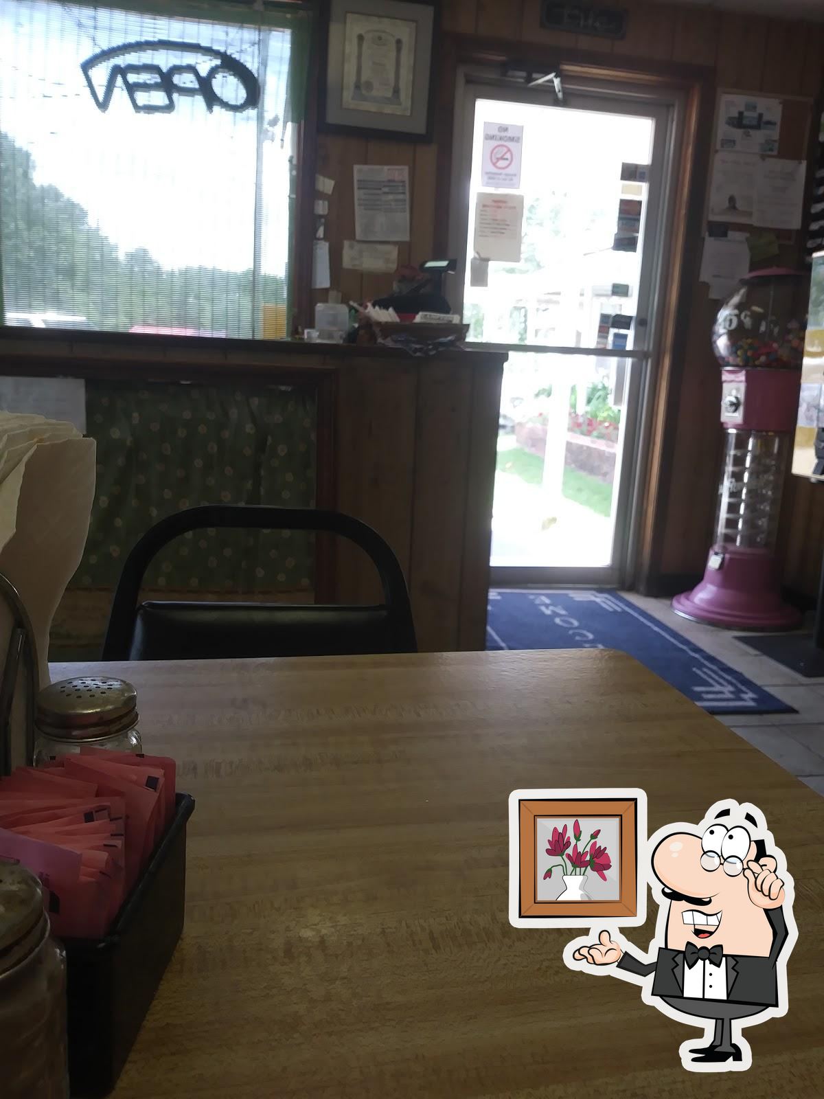 Campton Restaurant, Monroe - Restaurant menu, prices and reviews