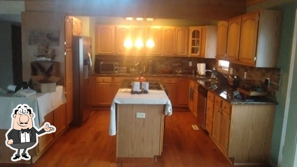 The Inn Between, Delavan - Restaurant menu, prices and reviews