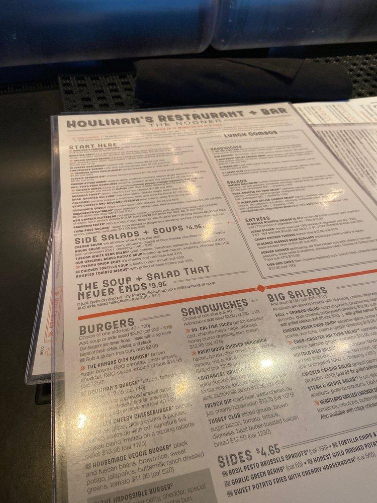 Menu at Houlihan's pub & bar, Naperville