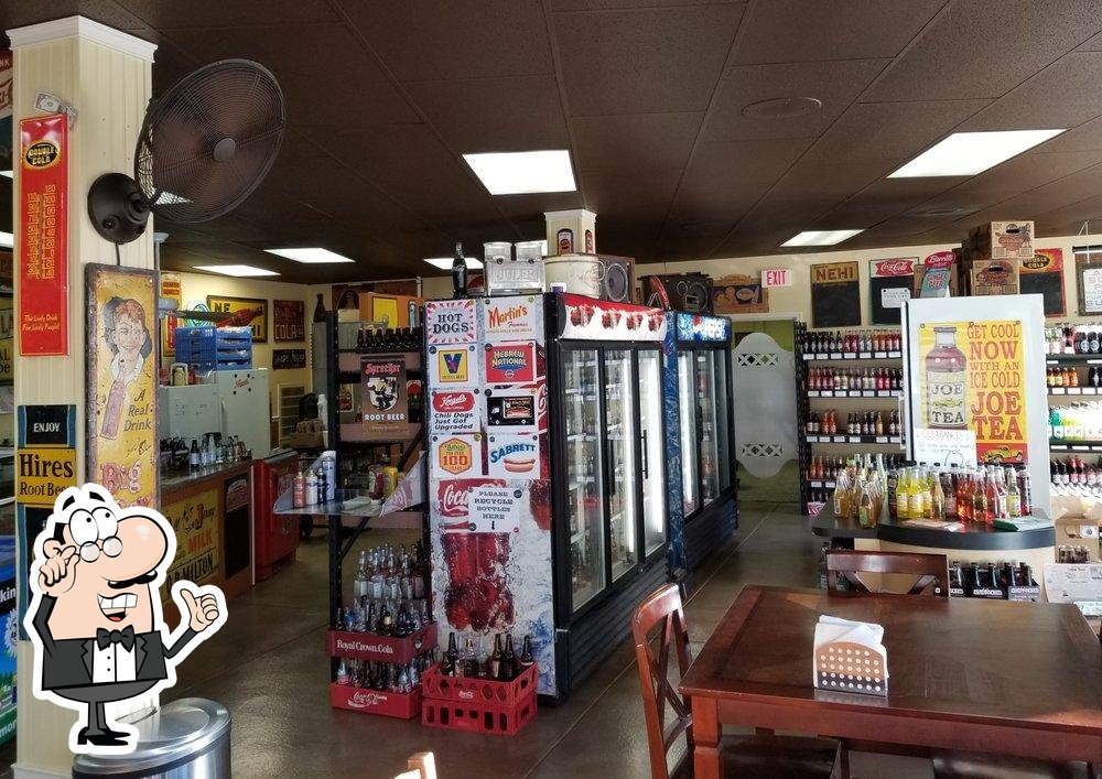Sebring Soda & Ice Cream Works in Sebring - Restaurant menu and reviews