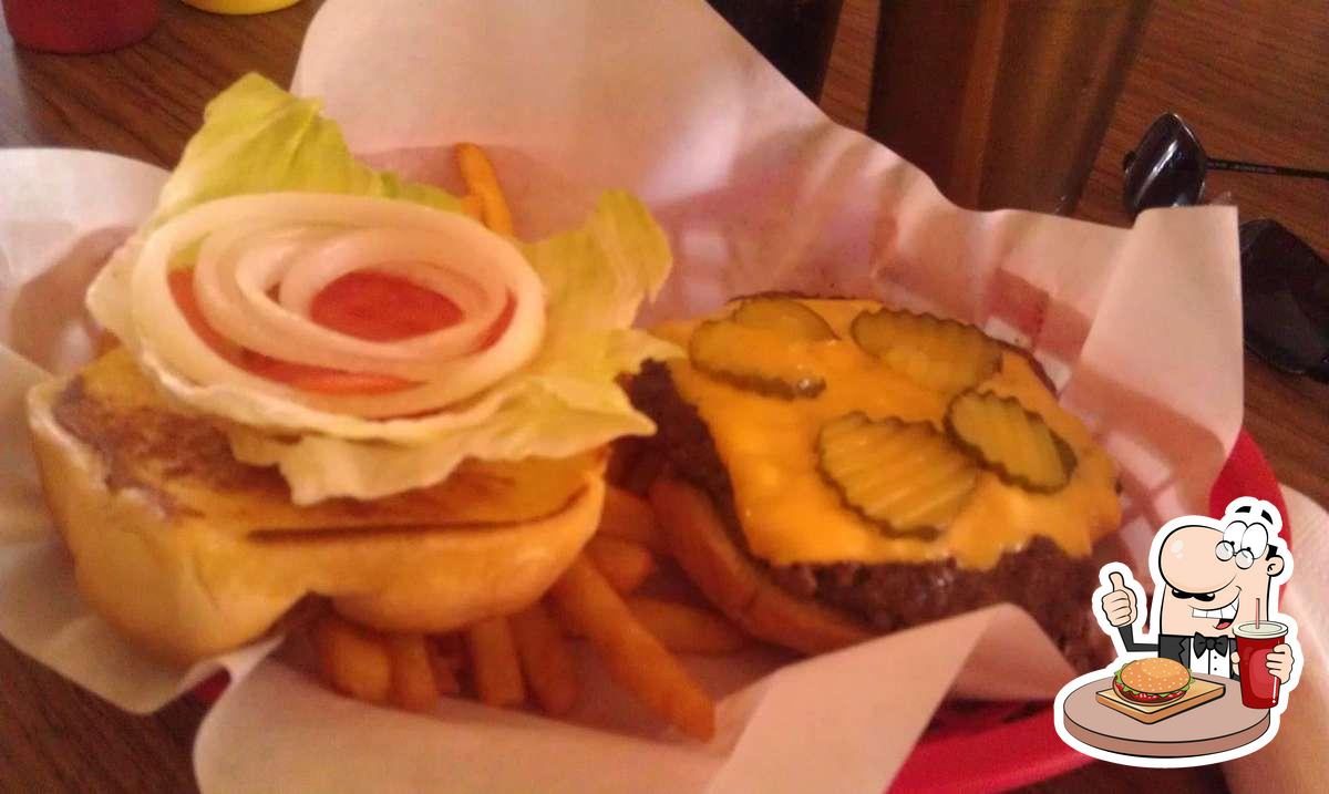 Fred's Arena Bar & Steakhouse in Three Points - Restaurant menu and reviews