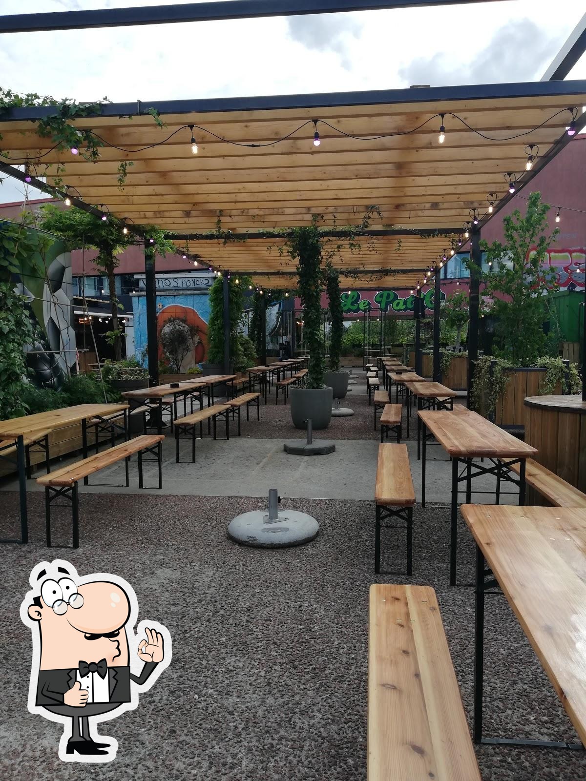 Le Patio Rooftop pub & bar, Montreuil - Restaurant reviews