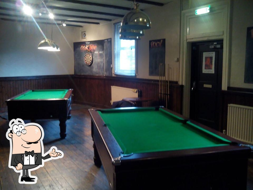 Oak Tree Tavern, 45-47 Ruabon Road in Wrexham