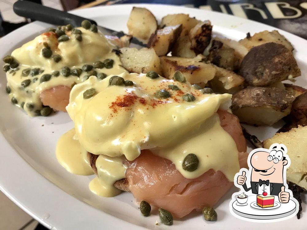 Curbside Cafe, 307 Main St in Vista - Restaurant menu and reviews