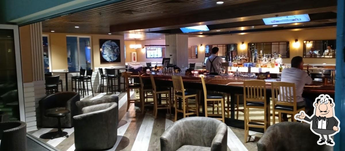 Vantage Rooftop Bar in Clearwater - Restaurant menu and reviews