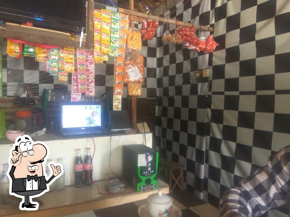 Café warkop hitam putih, German, R7HP+J88 - Opiniones del restaurante