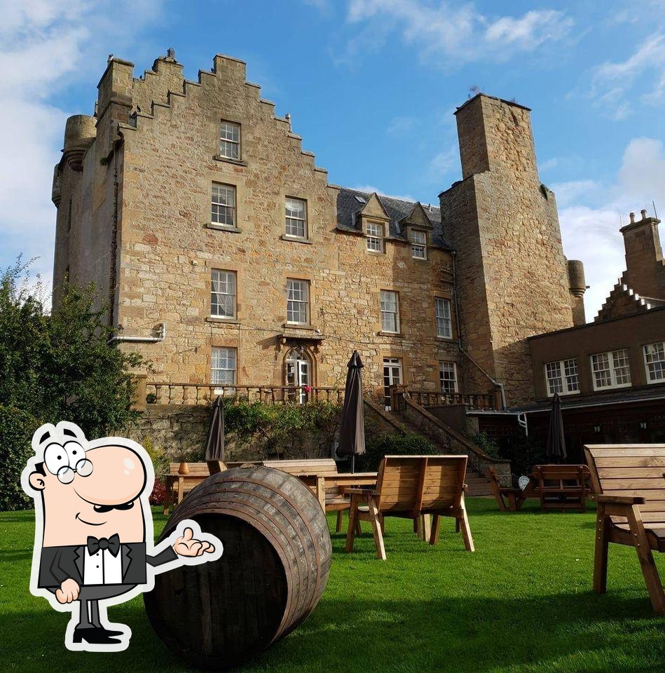 Dornoch Castle Whisky Bar & Grant MacNicol at the Castle Restaurant in ...