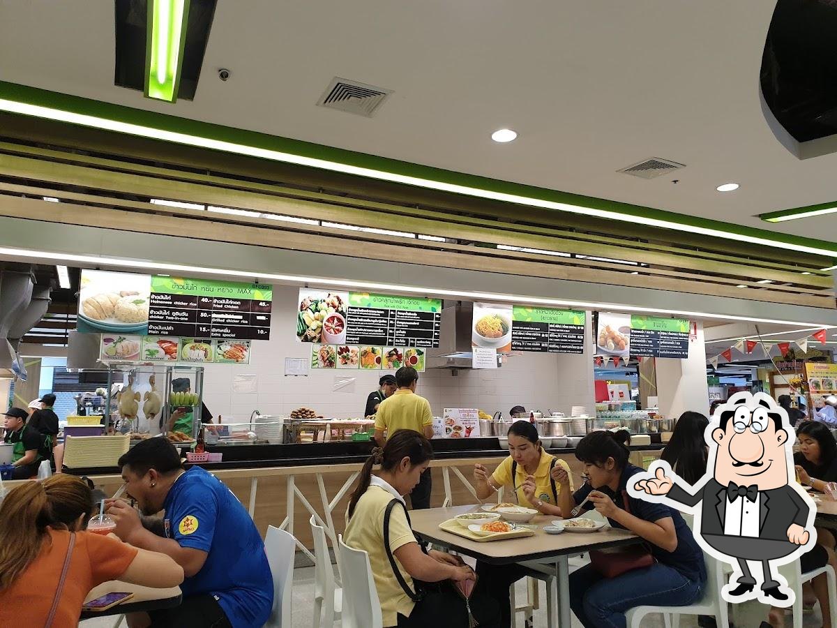 Food court at Big C restaurant, Chanthaburi