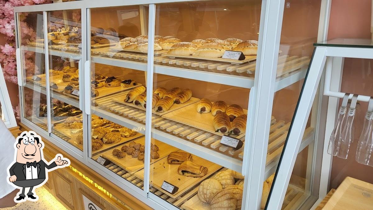 The Whale Bakery Colindale in London - Restaurant reviews