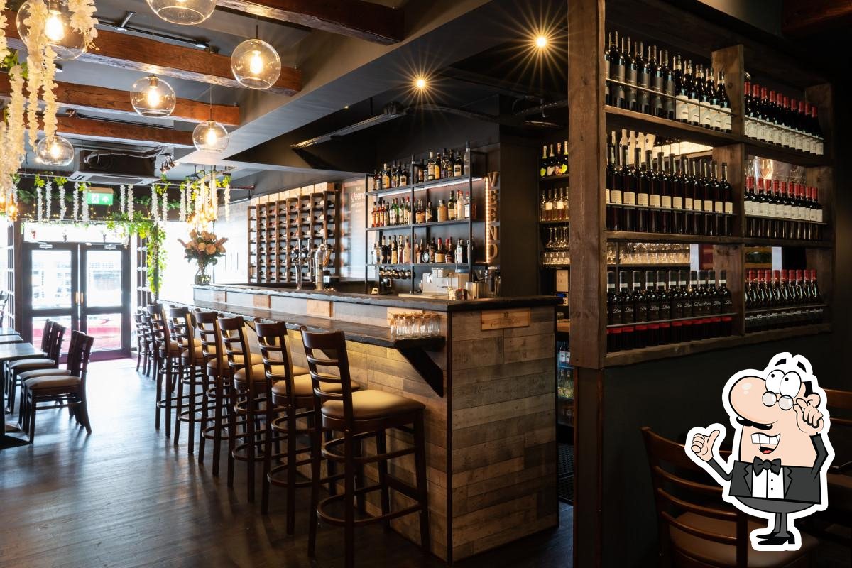 Veeno Reigate in Reigate - Restaurant menu and reviews