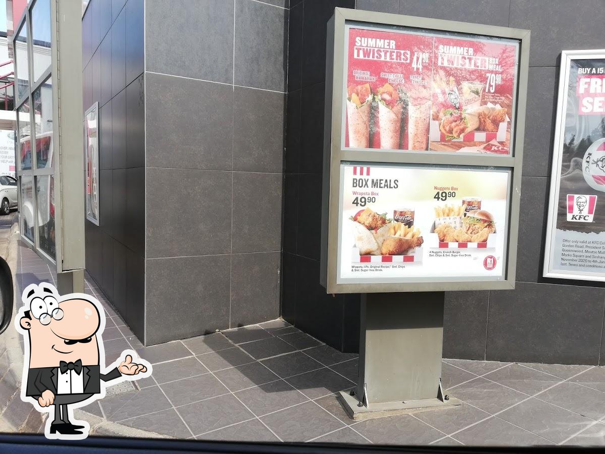 KFC Queenswood restaurant, Pretoria, Queens Corner Shopping Centre ...