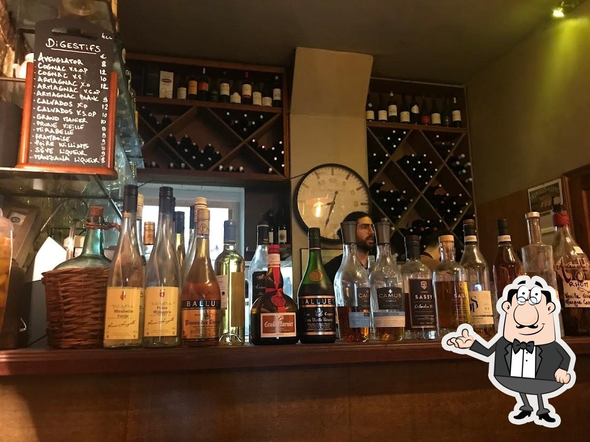 Sacrée Fleur Montmartre, Paris - Restaurant menu, prices and reviews