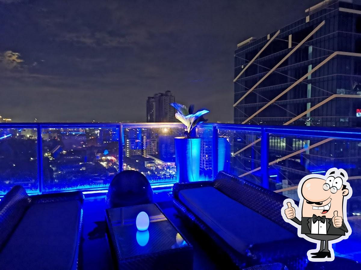 Straight Up Rooftop Bar at Seda Central Bloc Cebu, Cebu City ...