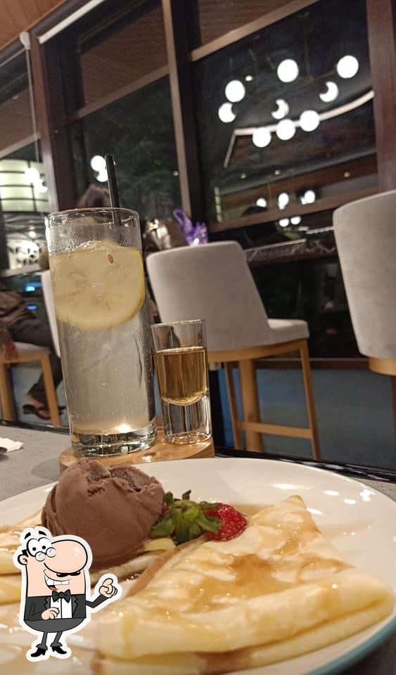 Golden Cafe & Resto, Padang - Restaurant reviews
