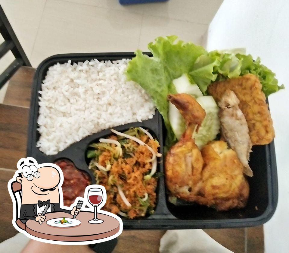 Restaurante Ayam Penyet Urap Mbok Judes, Medan, Jl. Seroja No.49 ...