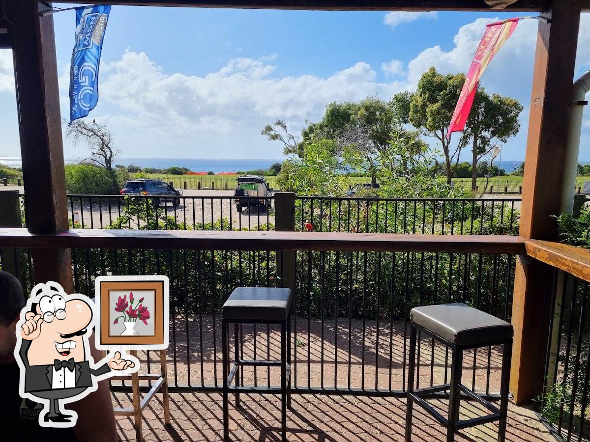 Orchid Beach Trading Post and Driftwood Bar, Fraser Island - Restaurant ...
