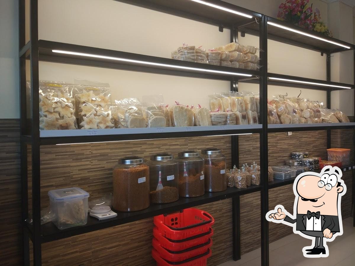 Pempek dan Otak-otak Ahwa Cabang Veteran restaurant, Palembang ...