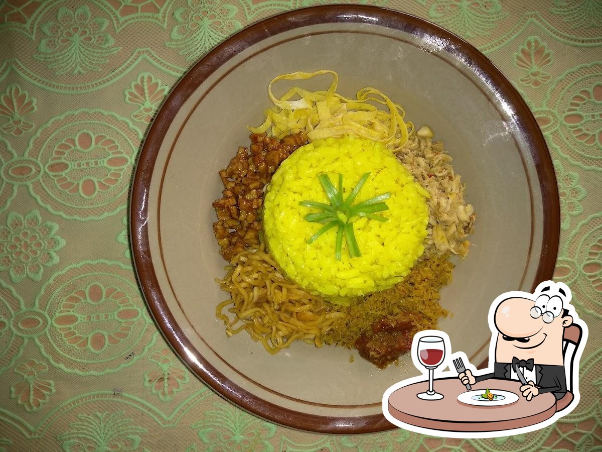 Warung Nasi Kuning Bu Kadek Khas Bali, Bangunjiwo - Opiniones del ...