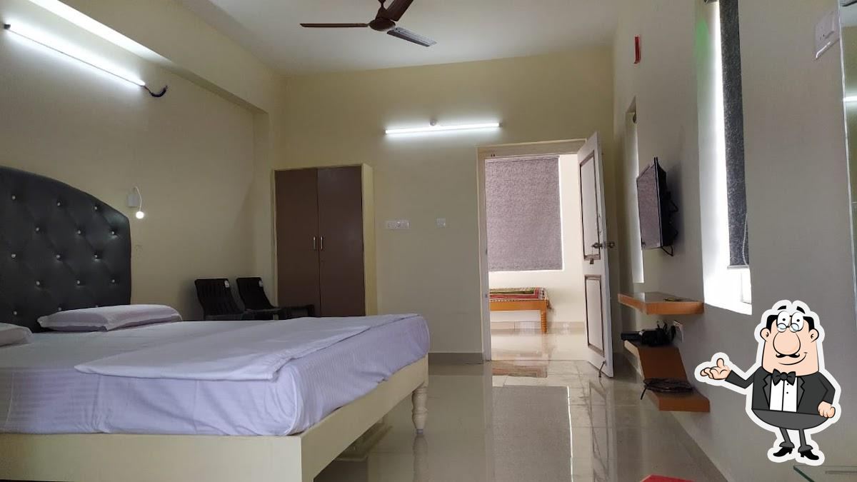 Srinivasa Hotel, Tirupati - Restaurant reviews