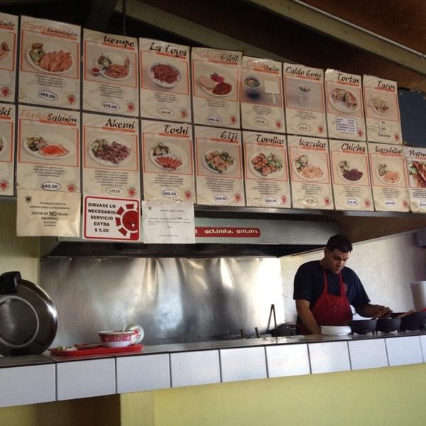 Carta del restaurante La Cochinita, Ensenada, Miramar 428