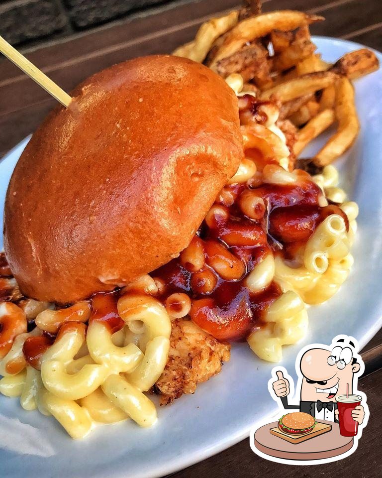 Craftsman Row Saloon in Philadelphia - Restaurant menu and reviews