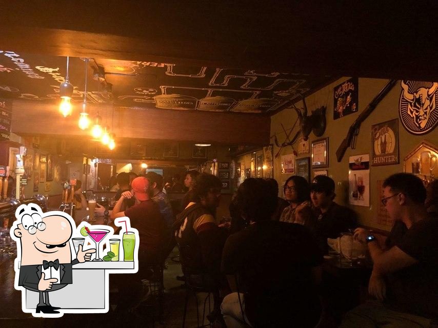 Pierre's Craft Beer & Liquor Cellar pub & bar, Quezon City, GYY Buiding ...