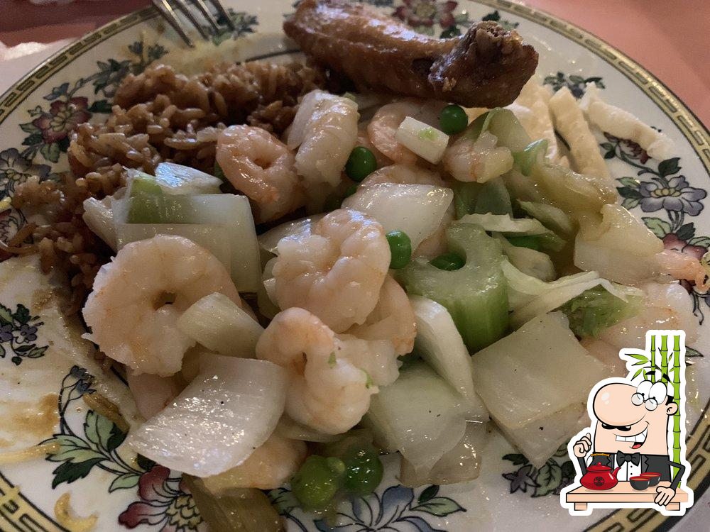 Chow's Restaurant in Dorval - Restaurant menu and reviews