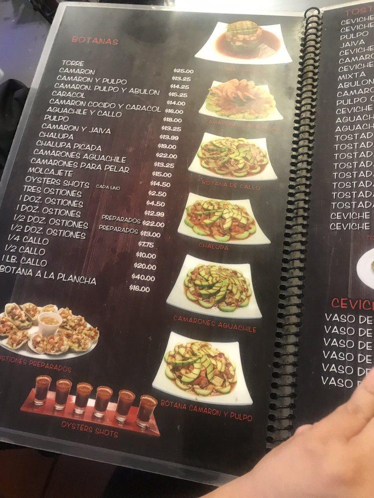 Menu at Mariscos El Chavalon restaurant, Maywood