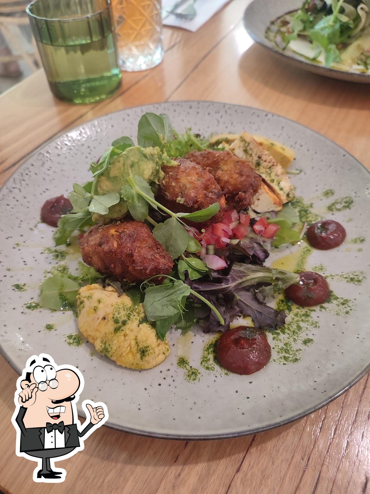 Kew Dining, Erina Heights - Restaurant menu, prices and reviews