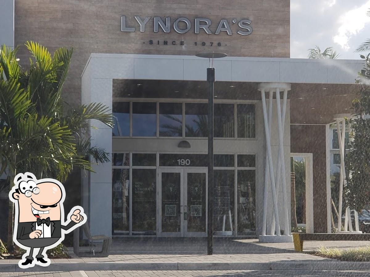 Lynora's Boca in Boca Raton