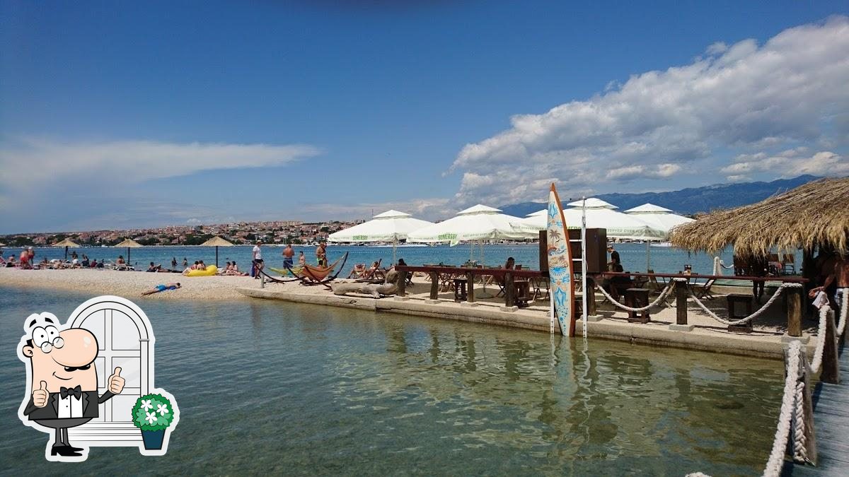 Beach Bar Bridge, Novalja - Restaurant reviews