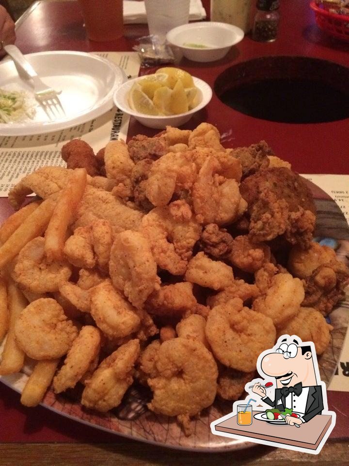 Shell House, 8 Gateway Blvd W in Savannah - Restaurant menu and reviews