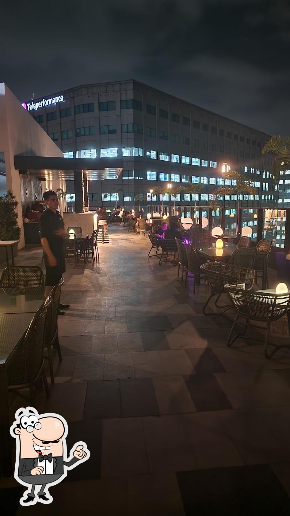 Straight Up Rooftop Bar at Seda Vertis North, Quezon City - Restaurant ...