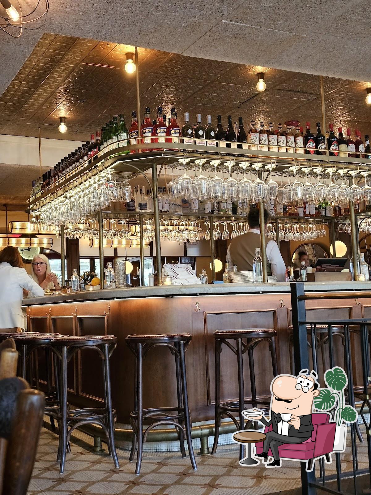 Pomeroy, Winnetka - Restaurant menu, prices and reviews