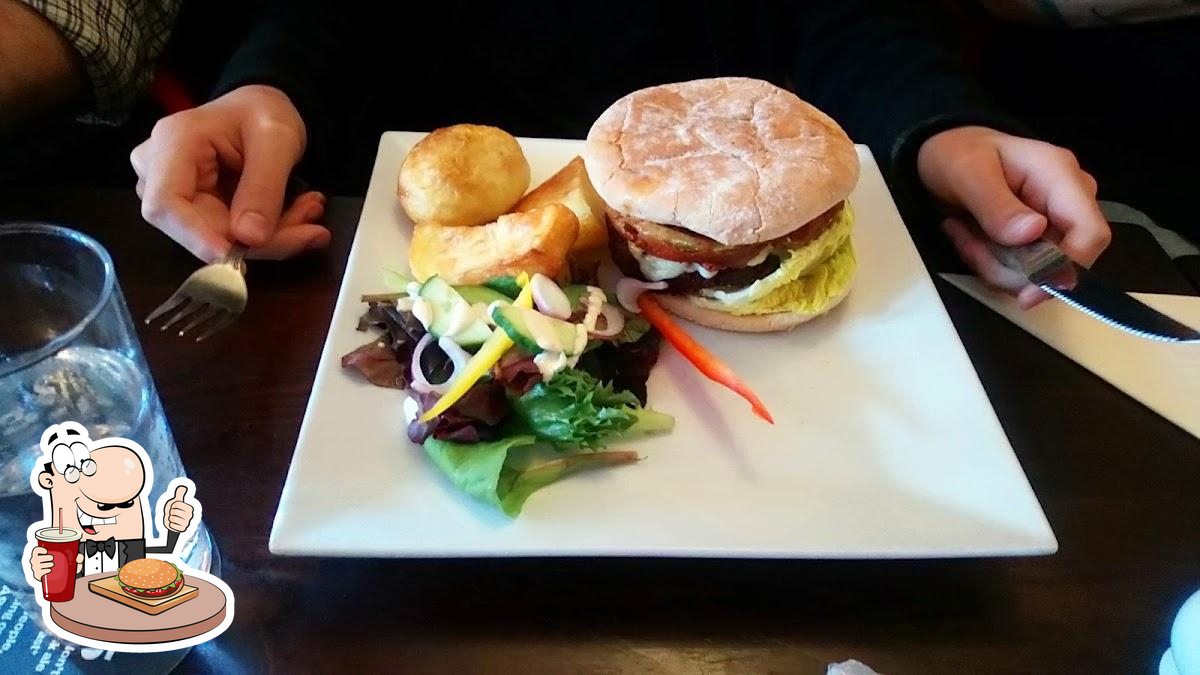 The Greyhound, 23 Tong Ln in Bradford - Restaurant menu and reviews
