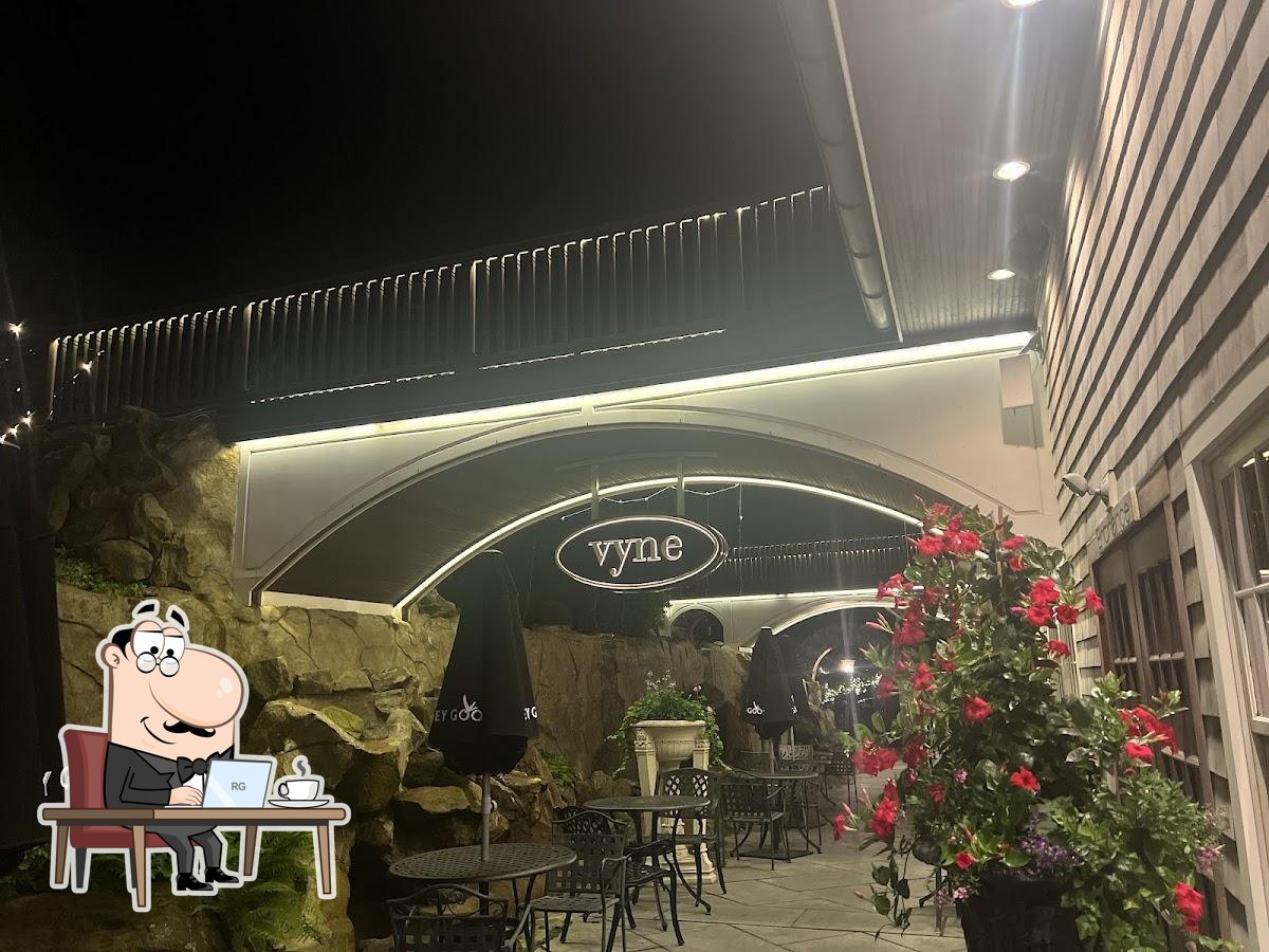 Vyne Restaurant & Bar, Middlebury - Restaurant menu, prices and reviews