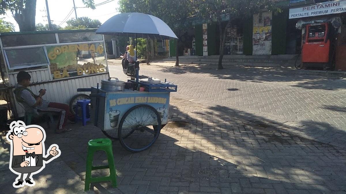 Café Es CinCau khas Bandung, Sumput