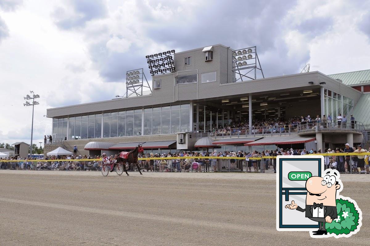Grand River Raceway in Elora - Restaurant reviews