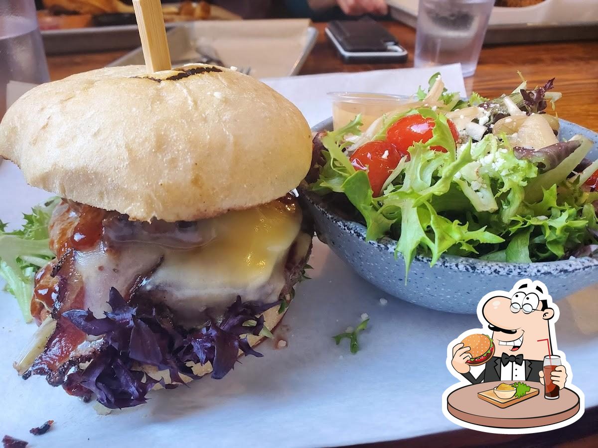 Fowl & Fodder, 614 Adams St in Toledo - Restaurant menu and reviews