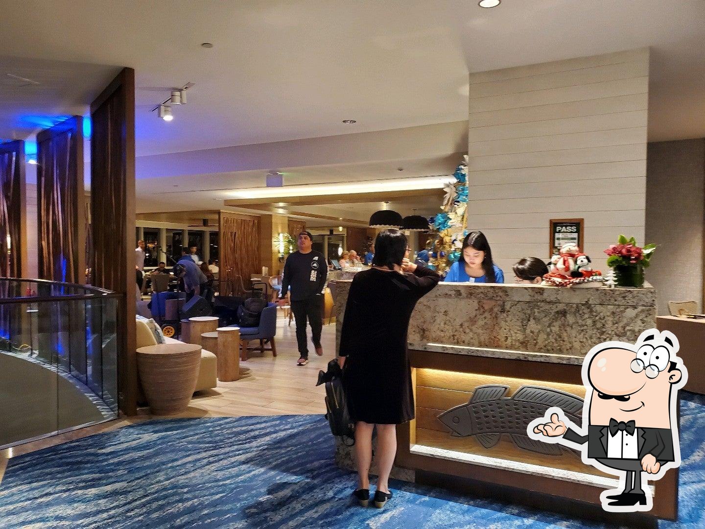 100 Sails Restaurant & Bar in Honolulu - Restaurant reviews