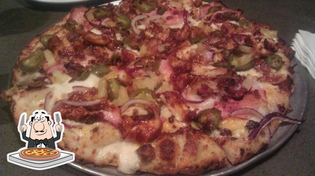 Toppers Pizza, 2701 Peninsula Rd in Oxnard - Restaurant menu and reviews
