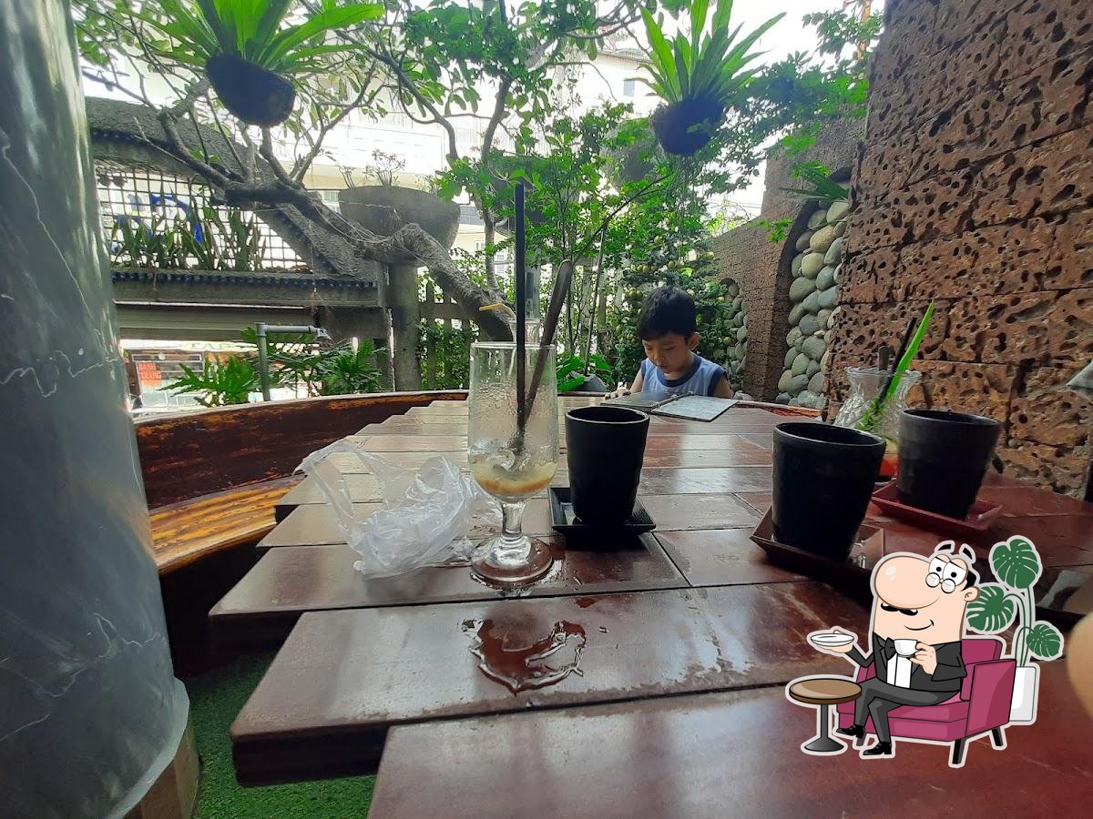 Oasis Cafe - Koi Fish Cafe, Ho Chi Minh City - Restaurant menu, prices ...