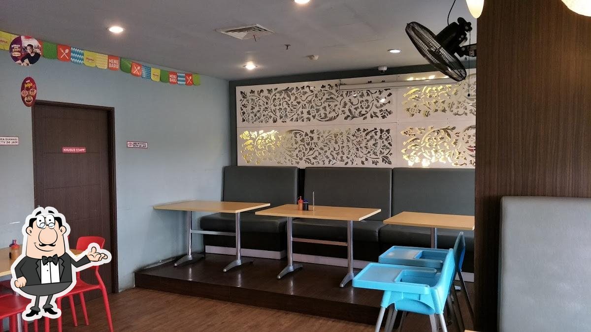MTC Makan Place Lantai 4 restaurant, Makassar - Restaurant reviews