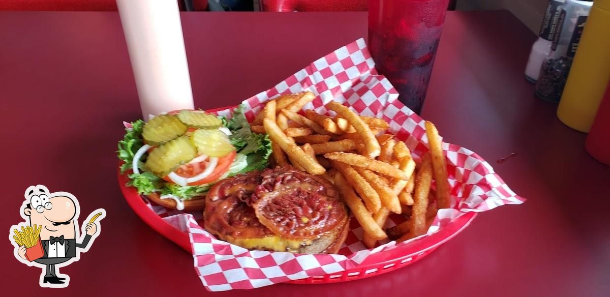 Hardy's Hotwings, Burgers & Ice Cream in Bend - Restaurant menu and reviews