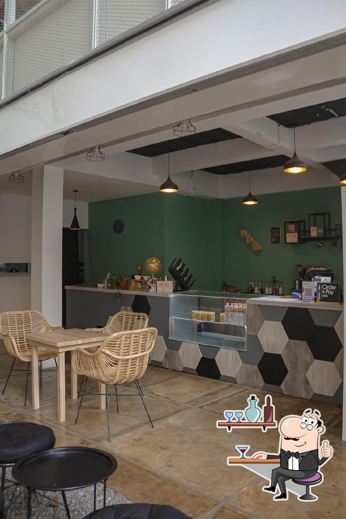 MAZE CAFE EATERY & PATTISERIE, Bandung - Restaurant reviews