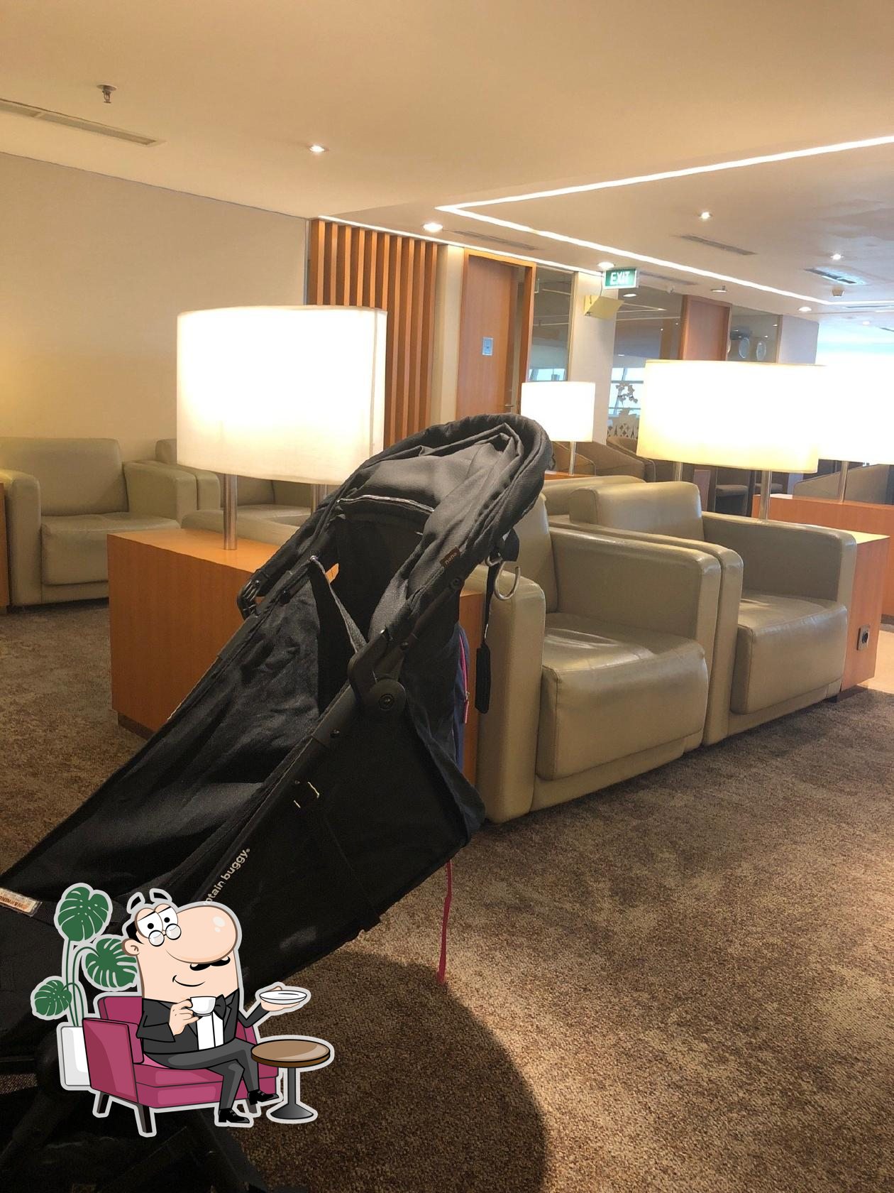 Garuda Indonesia Business Class Lounge, Tangerang - Menú del ...
