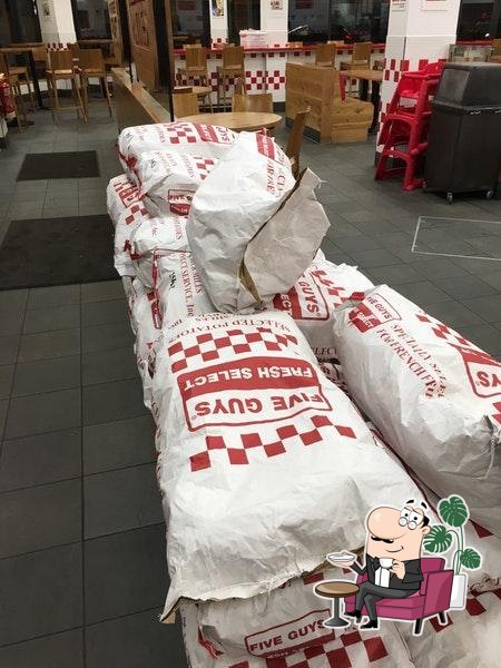 Five Guys Burgers and Fries Liverpool Queen Square, Liverpool ...