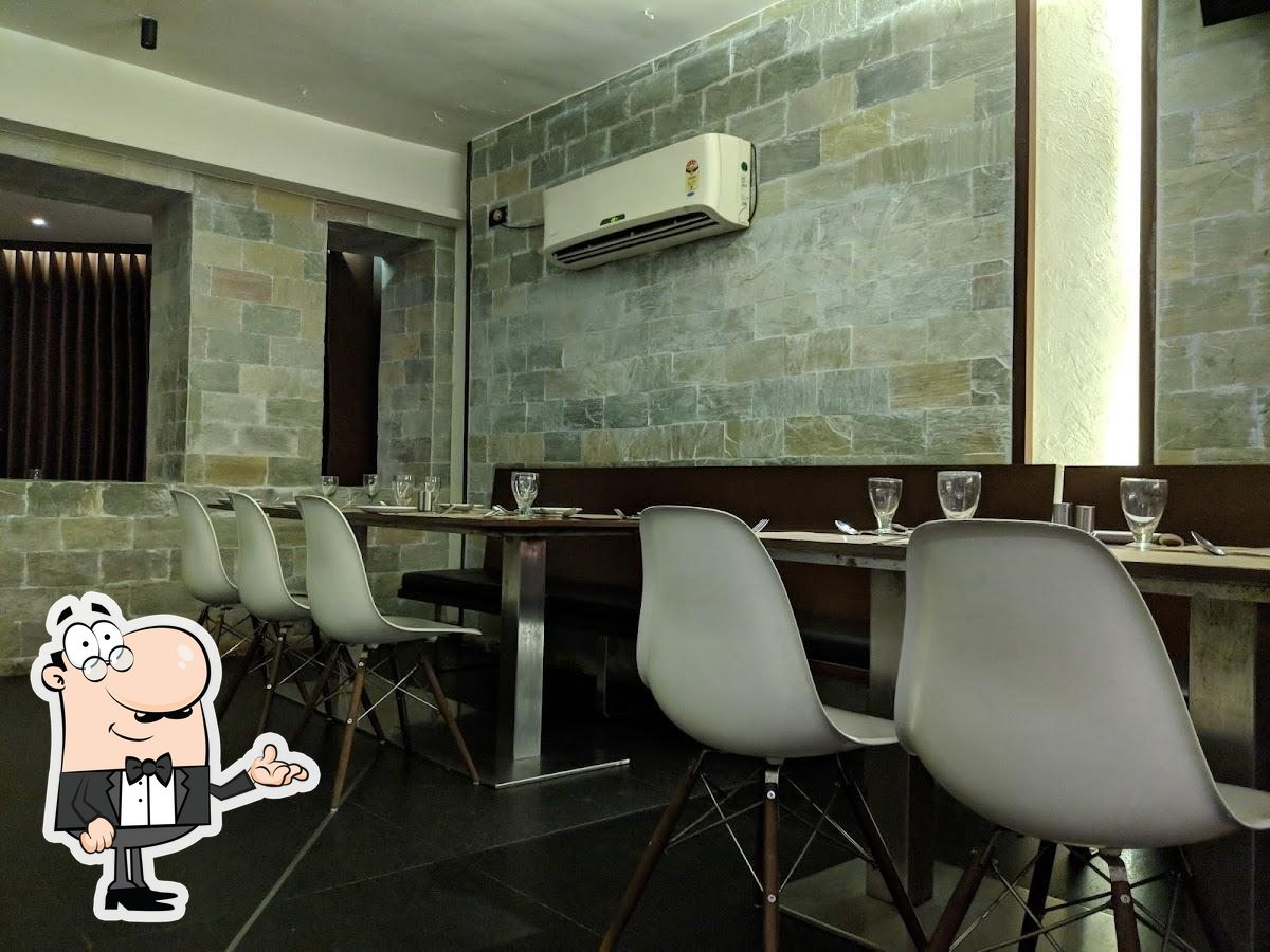 The Centre Court, Surat - Restaurant menu and reviews
