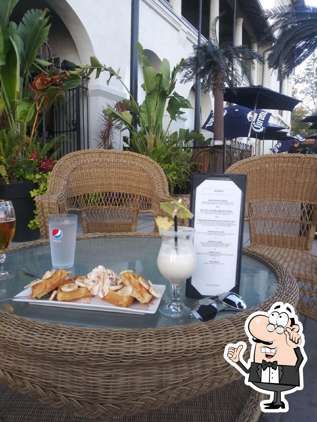 Sunnyside Pavilion Cafe, Toronto - Restaurant menu, prices and reviews