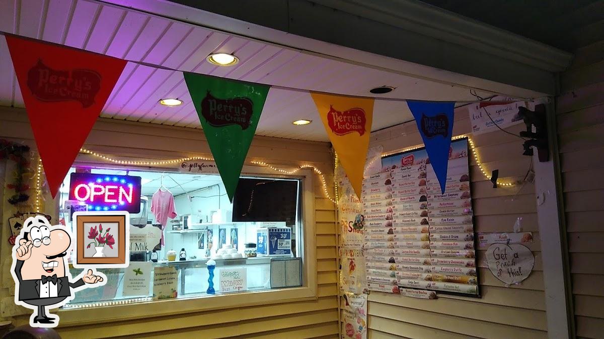 Perrys ice cream in Waverly - Restaurant reviews